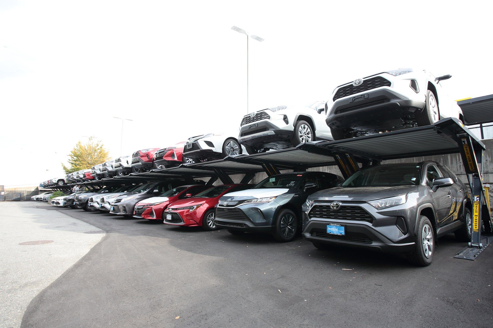 Vehicle Display Lift Made Easy | Autostacker